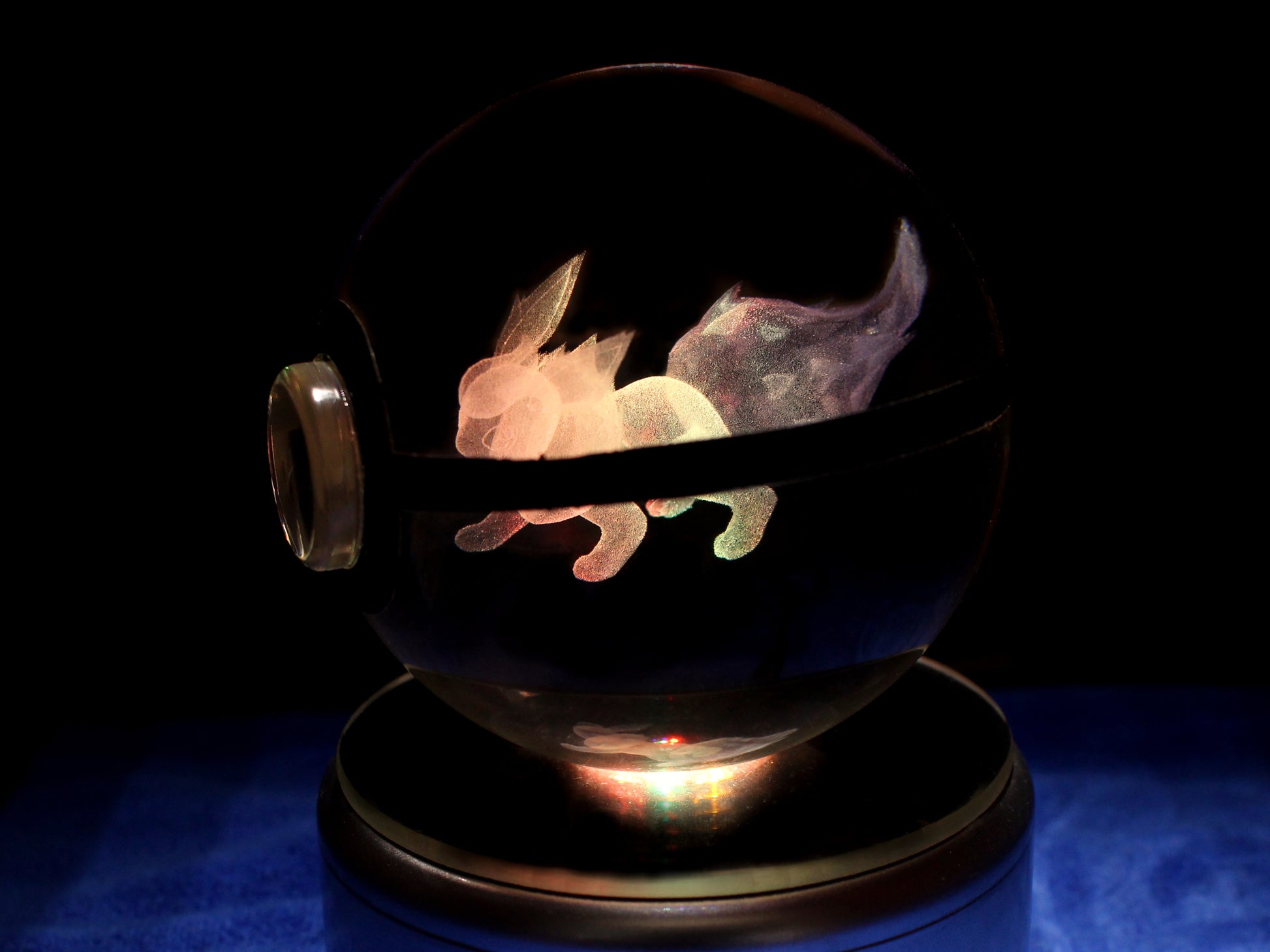 Flareon Large Crystal Pokeball – GlowingPokeballs